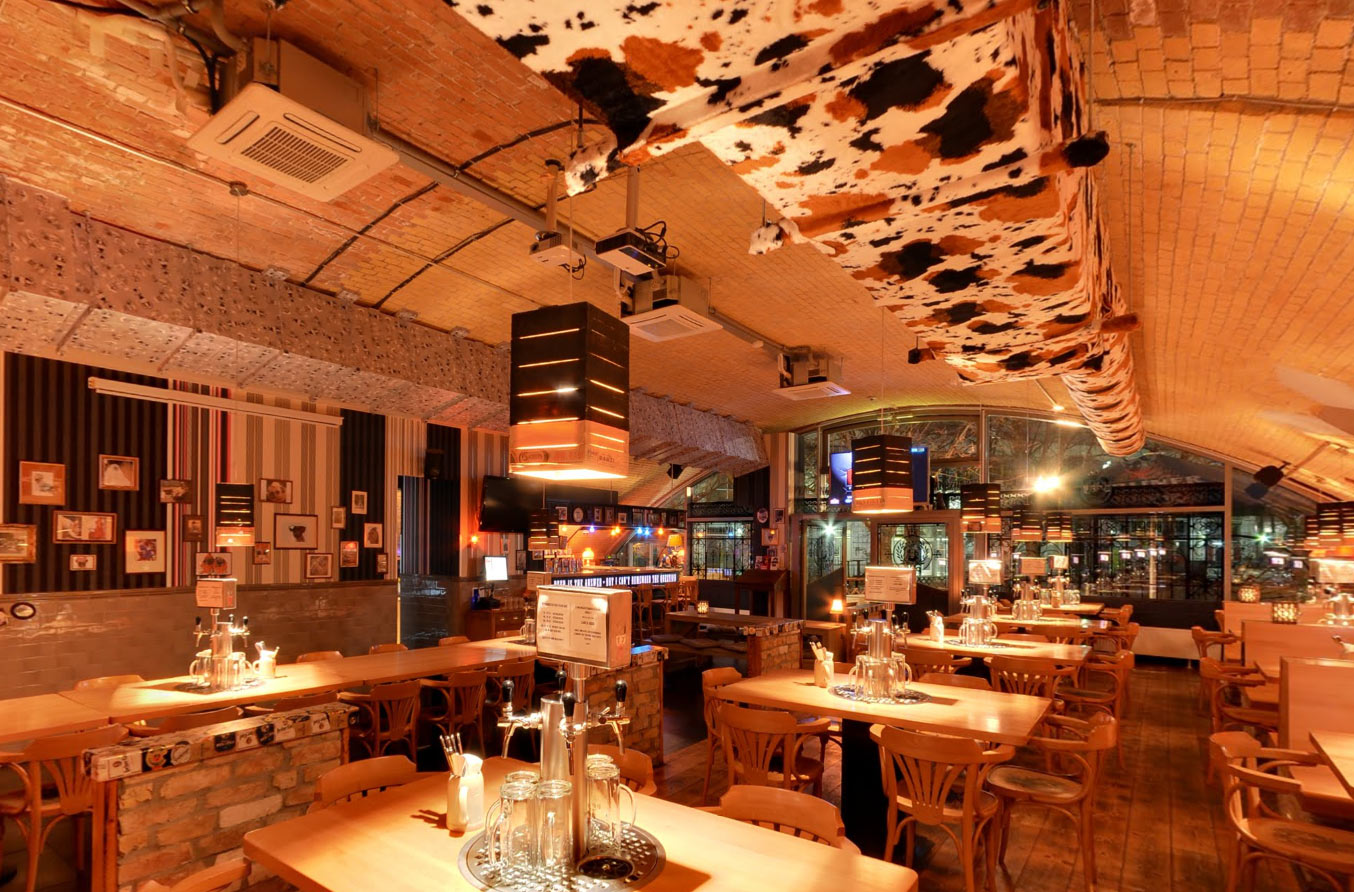 The Pub Berlin Mitte Felix Steck Photographer the-pub-berlin-mitte-felix-steck-photographer